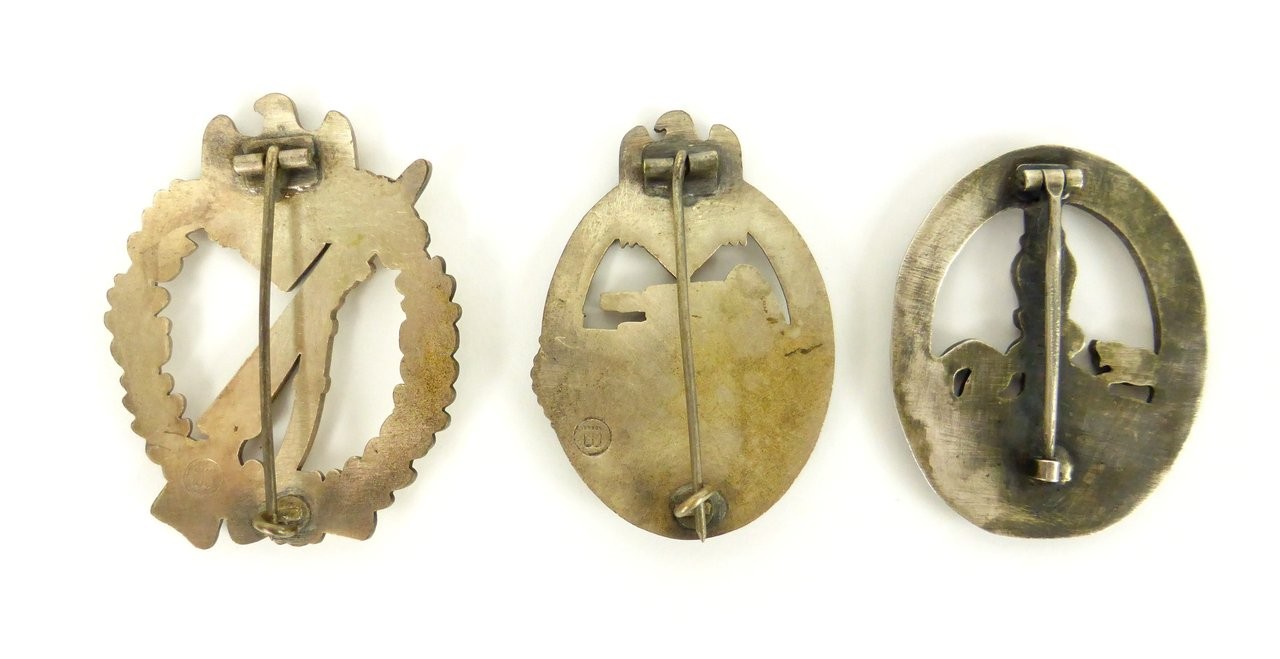 Reproduction Nazi Combat Awards (MM793) - Collectors Firearms