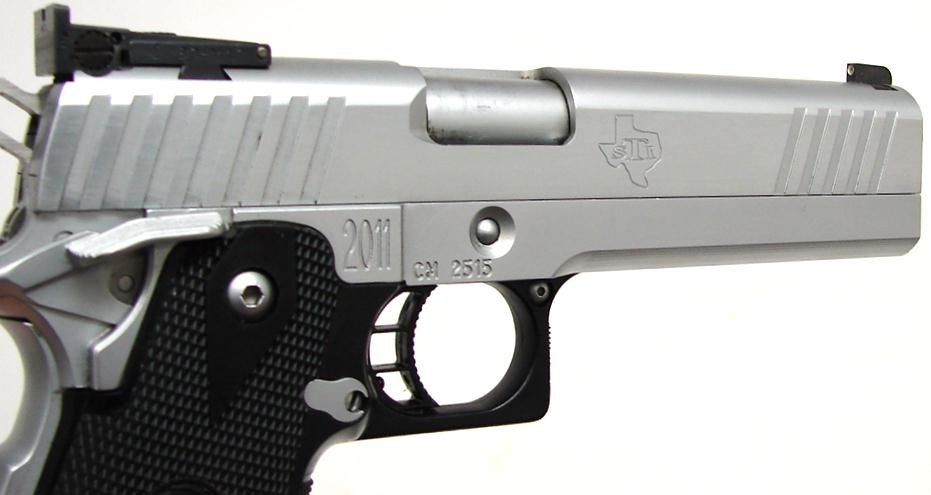 STI International Edge .40 S&W caliber pistol. Custom grade target ...