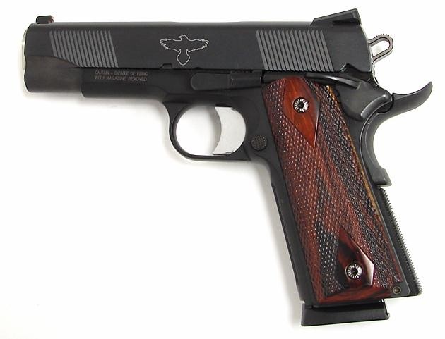 Smith & Wesson 1911 PD .45 ACP caliber pistol. Special gunsite model on ...