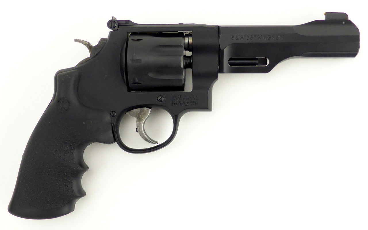 Smith & Wesson 327 .357 Magnum (PR25934) - Collector’s Firearms