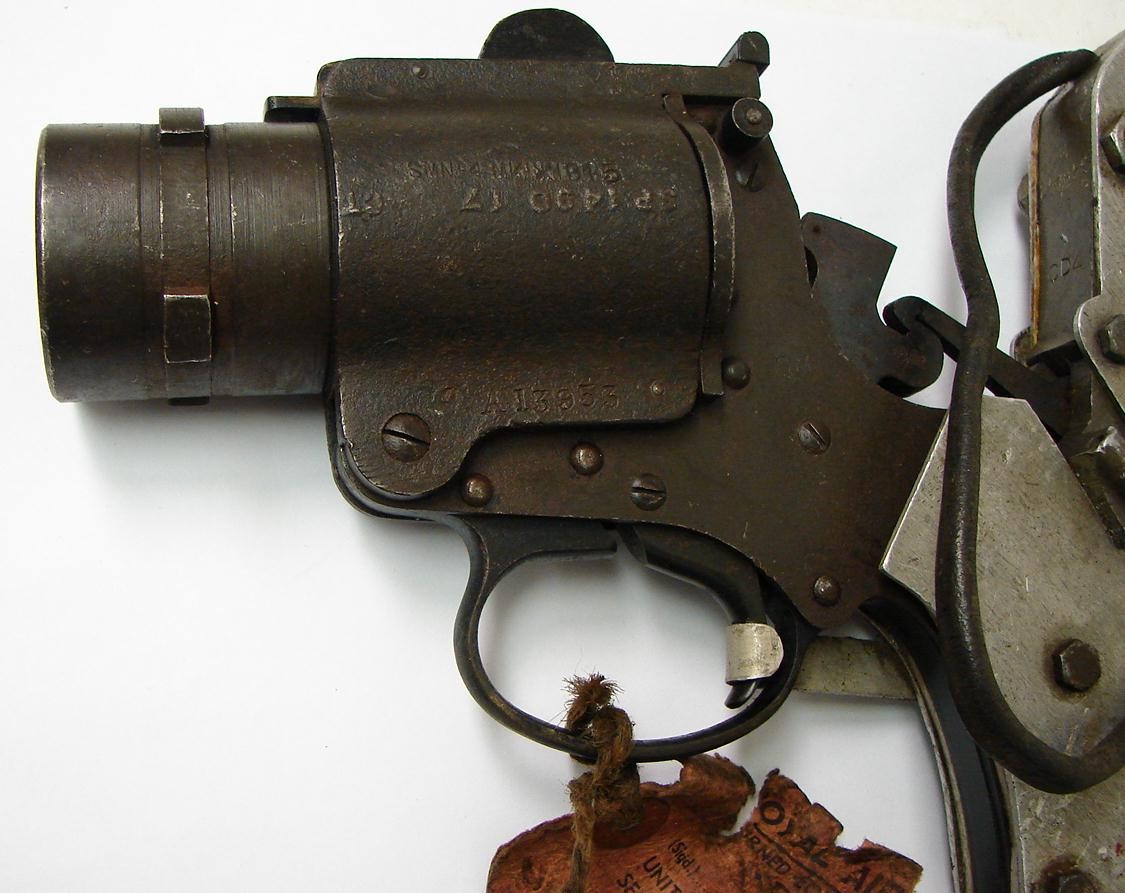 Singer Manufacturing Company British No. 4 MK1 aircraft flare gun ...