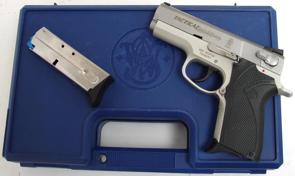 Smith & Wesson 4013TSW .40 S&W caliber pistol. Compact tactical model ...