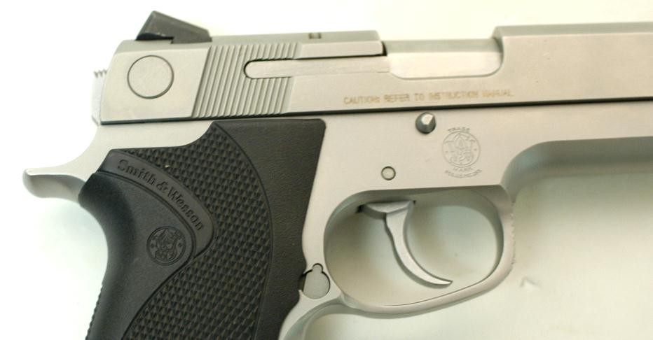 Smith & Wesson Model 1076 10mm Auto caliber pistol. FBI model. (pr2984 ...