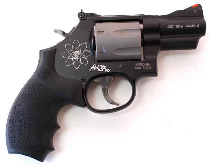 Smith & Wesson Model 386PD .357 Magnum caliber Airlite Titanium ...