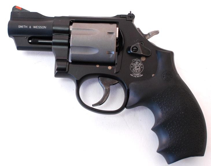 Smith & Wesson Model 386PD .357 Magnum caliber Airlite Titanium ...