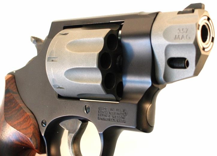 Smith & Wesson Model 327 Airlite .357 Magnum caliber 8-Shot Performance ...