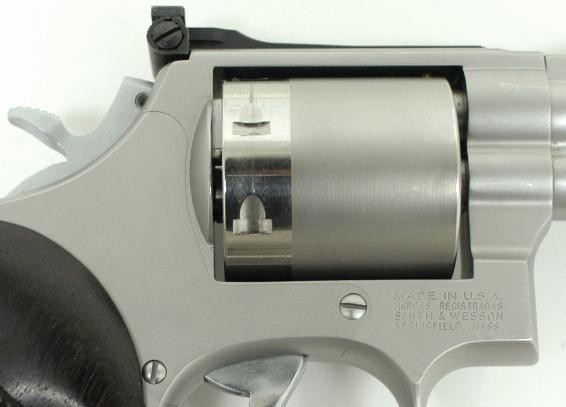 Smith & Wesson Model 686 .357 Magnum caliber revolver with Tritium ...