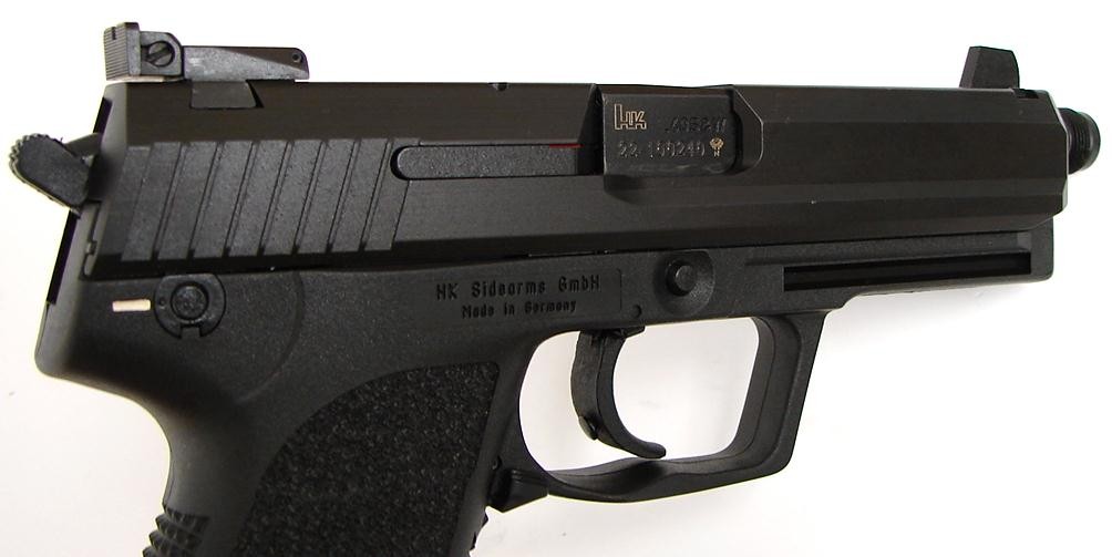 Heckler & Koch USP Tactical .40 S&W caliber pistol. L.E. package with 3 ...