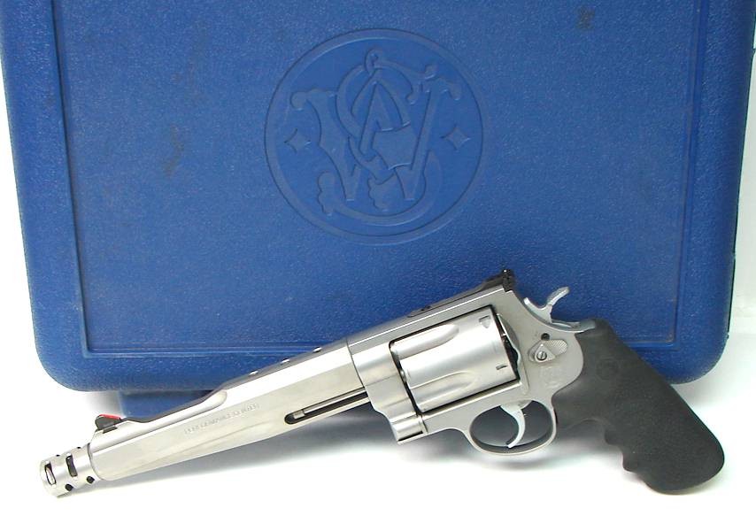 Smith & Wesson 500 PC .500 Magnum caliber revolver. Demo model with ...