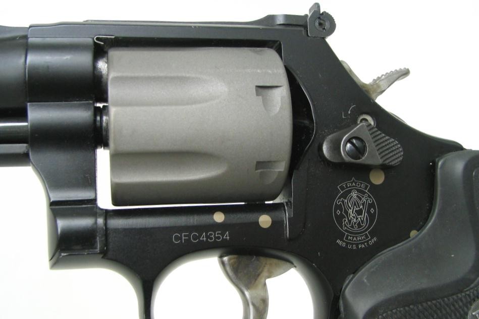 Smith & Wesson 386PD .357 Magnum caliber revolver. Airlite PD 7-shot ...