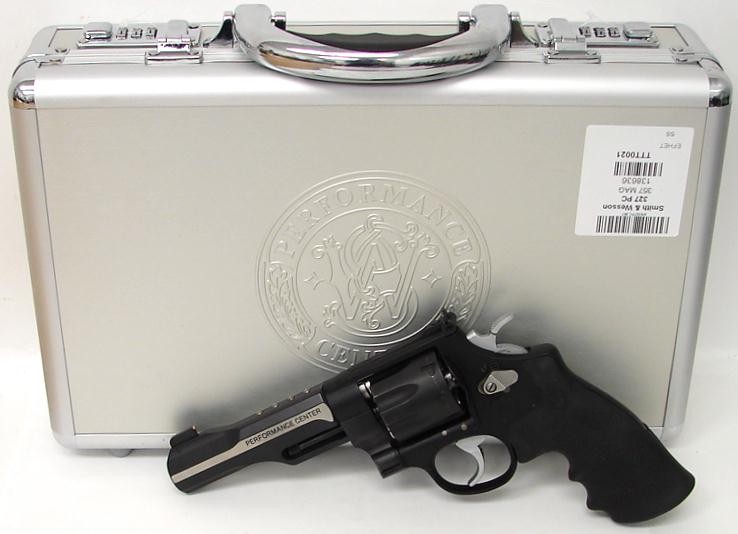 Smith & Wesson 327 Performance Center .357 Magnum caliber revolver ...