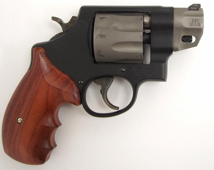 Smith & Wesson 327 PC .357 Magnum caliber revolver. 8-shot Performance ...