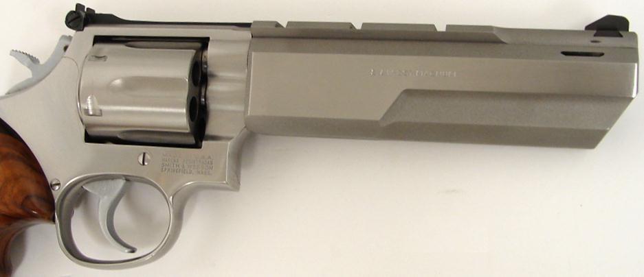 Smith & Wesson 686-3 PC .357 Magnum caliber revolver. Early Performance ...