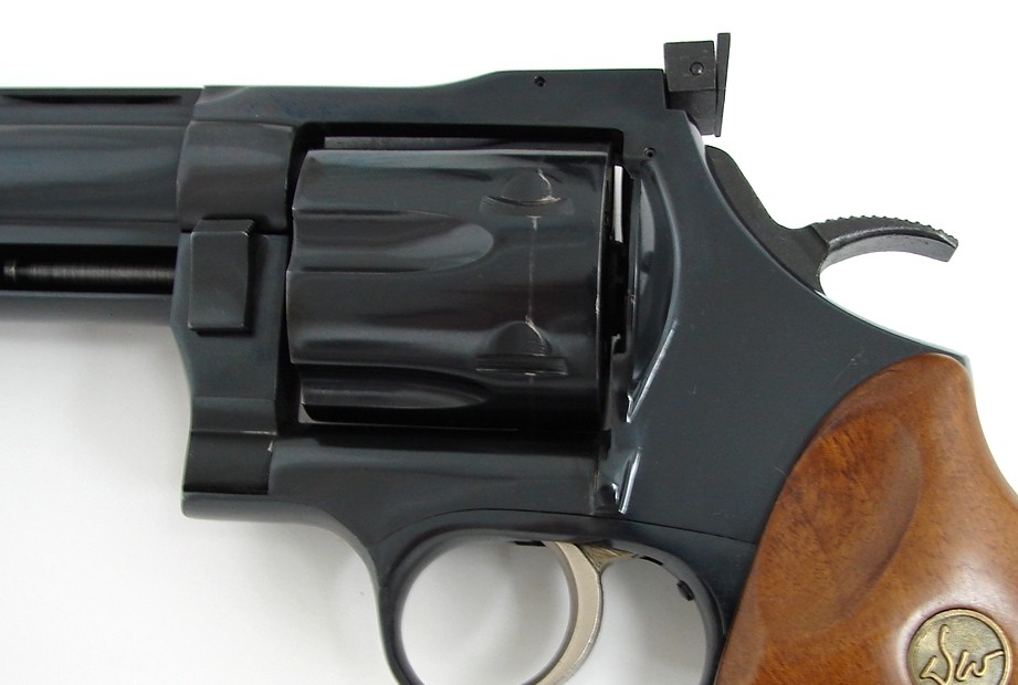 Dan Wesson 44 .44 Magnum caliber revolver. 3-barrel pistol PAC set with ...