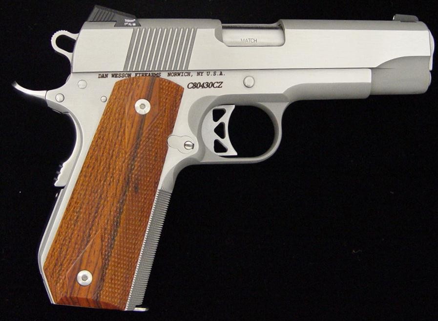 Dan Wesson Commander Classic BTL 10mm caliber pistol. This is the ...