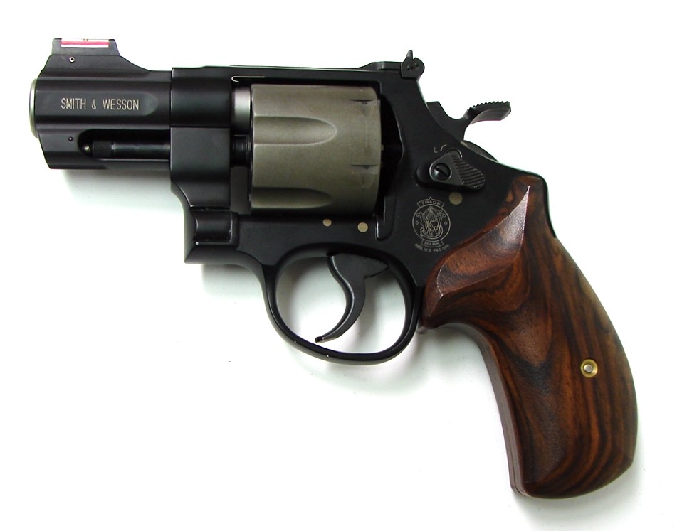 Smith & Wesson 325 PD Airlite .45 ACP caliber revolver. Snub nose model ...