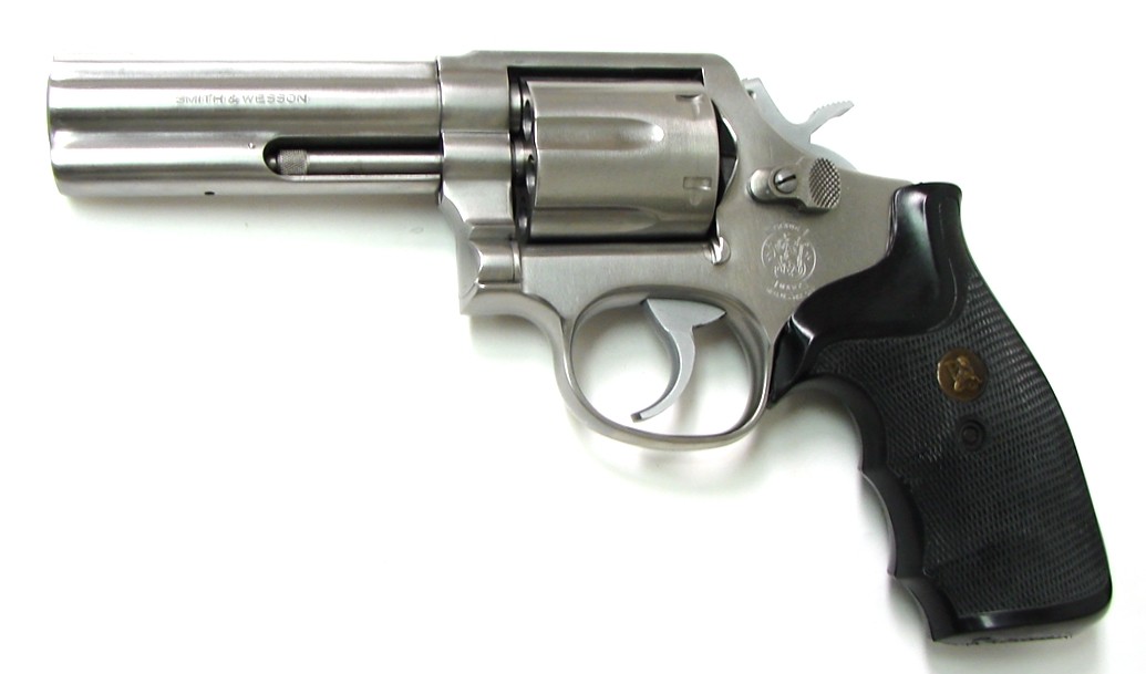 Smith & Wesson 681-3 .357 Mag caliber revolver. Scarce 4" fixed sight ...