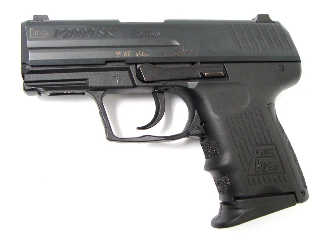 Heckler & Koch P2000SK .40 S&W caliber pistol. Sub-compact V2 model ...