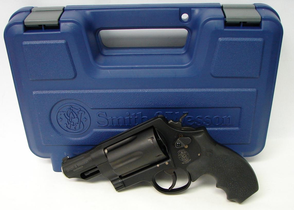 Smith & Wesson Governor .45 LC/45 ACP/410 gauge revolver. 6 Shot .410 ...