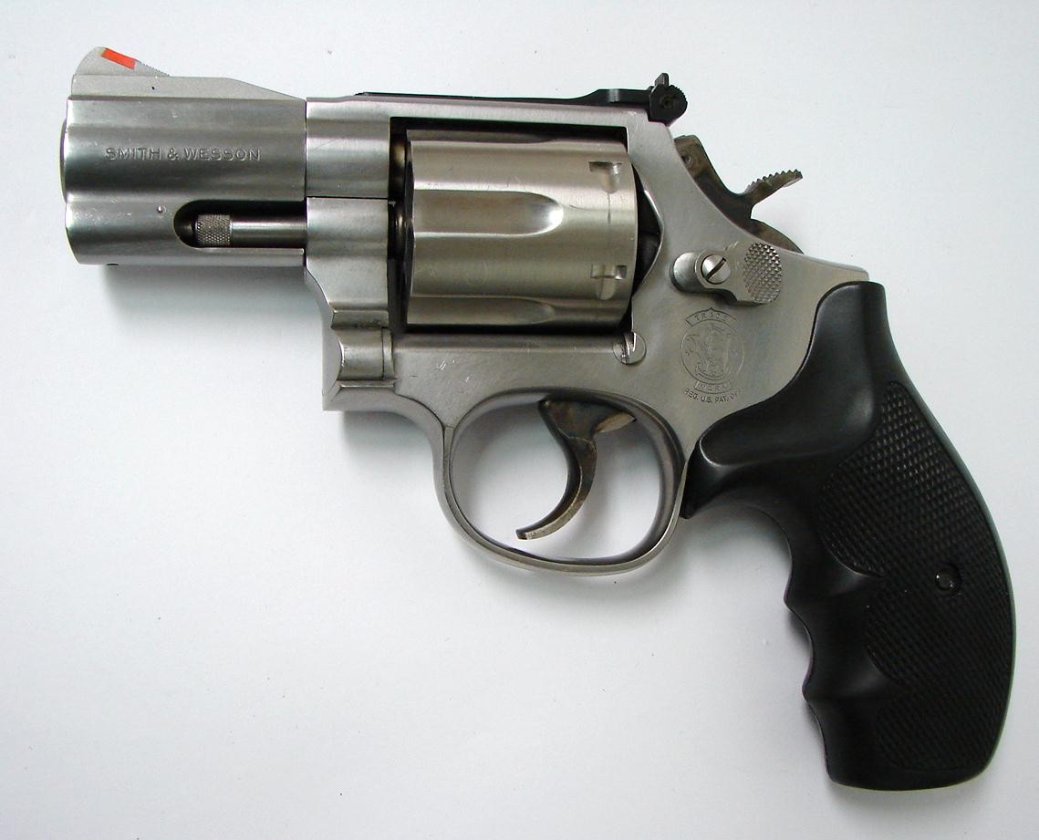 & Wesson 686-4 .357 Magnum caliber revolver. 2 12 6-shot snub 1990s ...