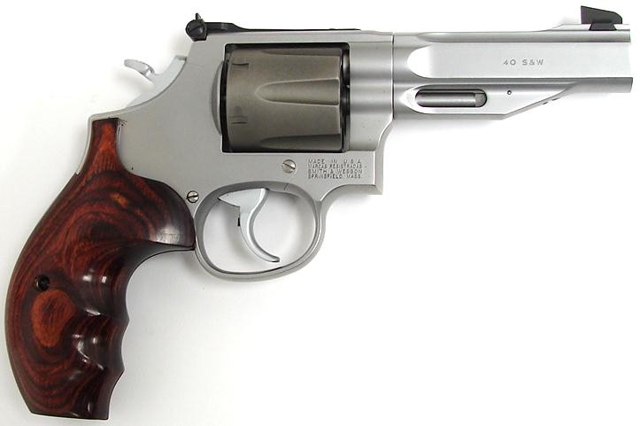 Smith & Wesson 646 Performance Center .40 S&W caliber revolver. Combat ...
