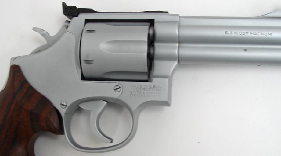 Smith & Wesson 586 .357 Magnum caliber revolver. Customized combat ...