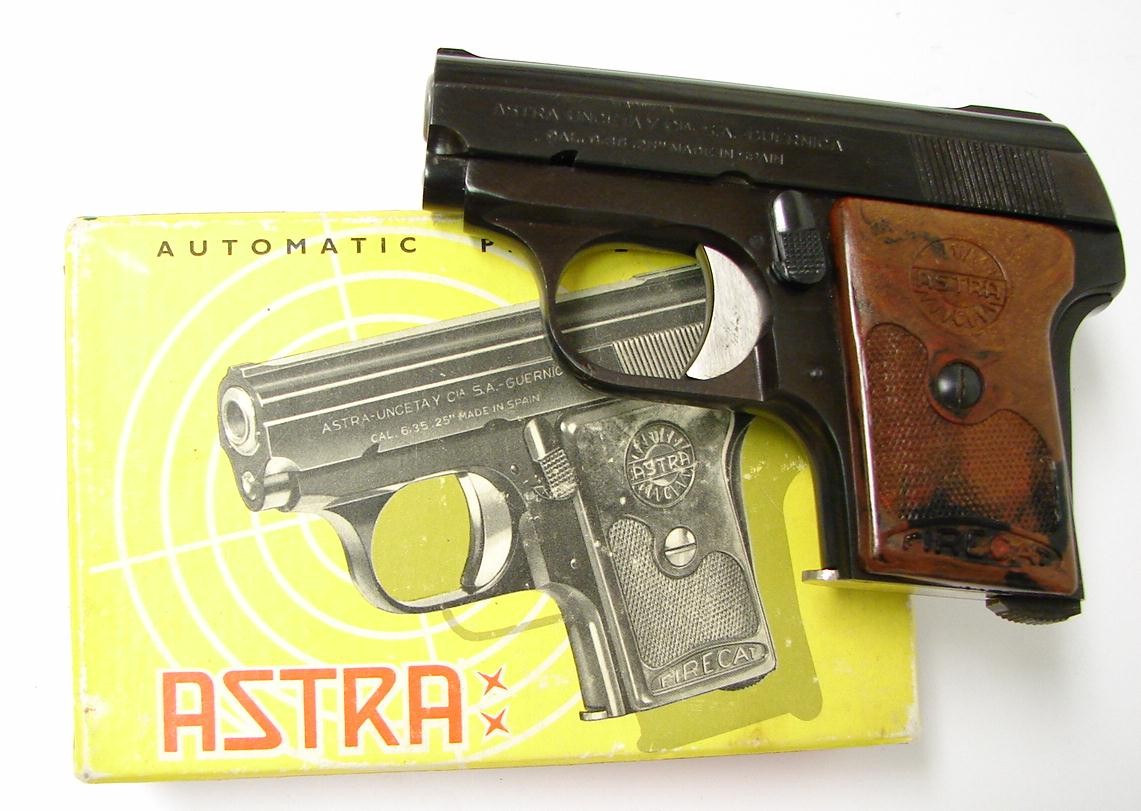Astra 200 Firecat .25 ACP caliber pistol. Spanish made pocket pistol ...